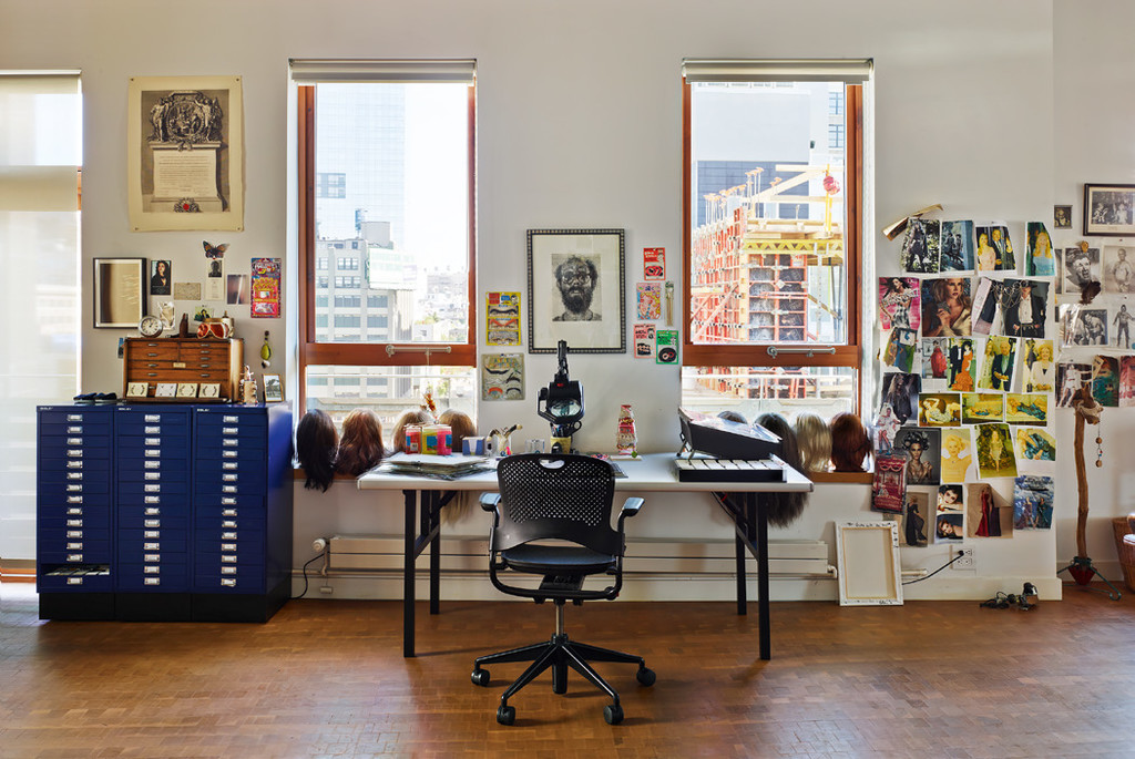 The beauty spot. Cindy Sherman & Peter Philips. - Issue 4 - System Magazine