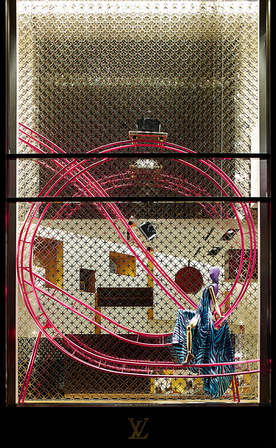 Behind the scenes. Faye McLeod & Dennis Freedman. - Issue 6 - System ...
